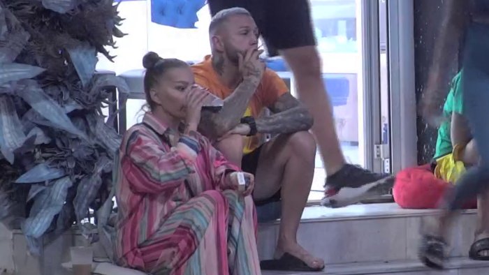 Prekipelo mu: Ša smatra da se ceo svet uroto protiv njegove ljubavi sa ...