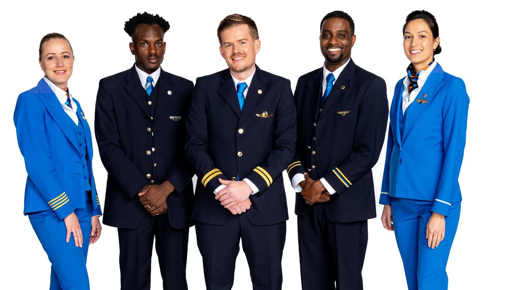 Avio-kompanija u kojoj patike postaju deo uniforme! | pink.rs