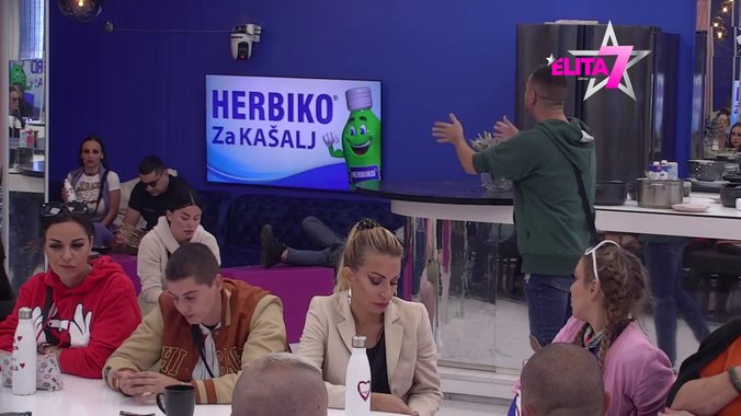 'KAKO ĆE JE LOŽITI TVOJ PUPAK NA MASNOM STOMAKU, AKO JE SAD NE LOŽI' Marko ubeđen da Teodora ...
