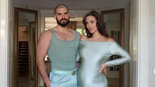 ŠOK TAJNE ADAKTAROVIH O KOJIMA JE BRUJALA NACIJA: Evo zašto ih se SESTRA ODREKLA, a ovo je ...