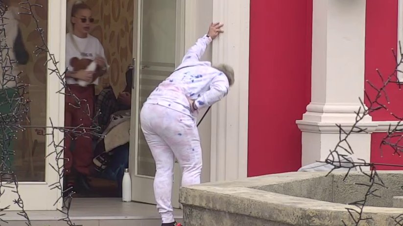 'PRUŽA MI RUKU, A ZABADA NOĆ U LEĐA' Matoroj POZLILO nakon sukoba sa Anitom! (VIDEO) | pink.rs