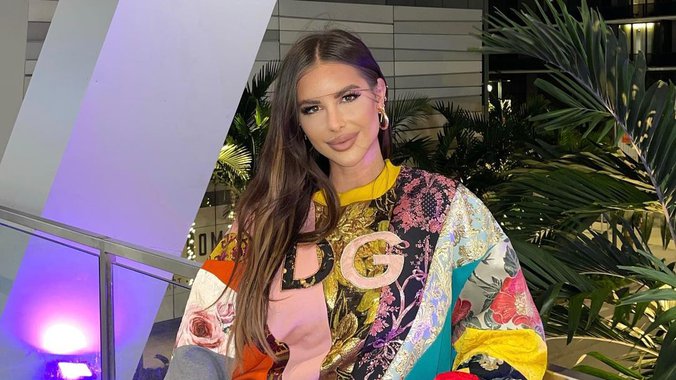 TAJNA VEZA OTKRIVENA BEZ NJENOG PRISTANKA? Fudbalar NATERAO blogerku da ...