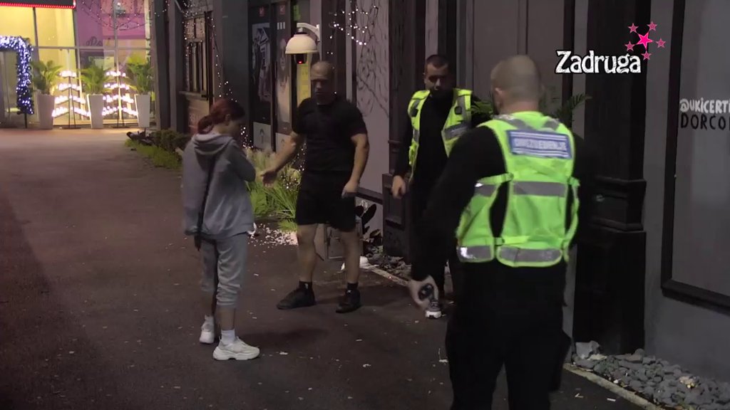 PLJUŠTALE PSOVKE I GNUSNE UVREDE! Palčica i Petrući doživeli novi ...