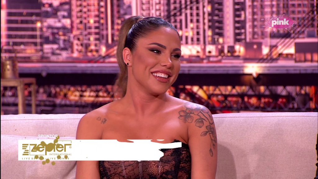 EVO KAKO JE NASTALO NJENO ČUVENO UMETNIČKO IME! Sandra Prodanović na ...