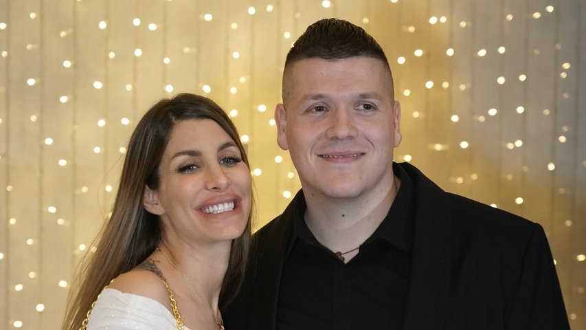 ZAVIRITE IZA KULISA PROSLAVE! Sloba Radanović je juče postao OTAC, a o ...