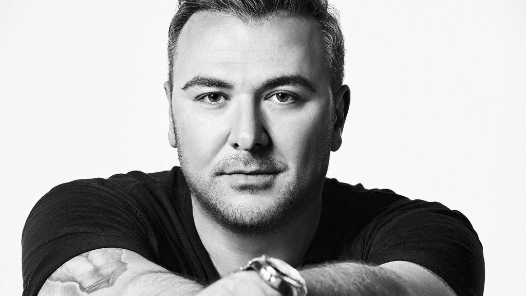SPEKTAKULARNI NASTUP GRČKE ZVEZDE ANTONISA REMOSA! Domaća publika bila ...