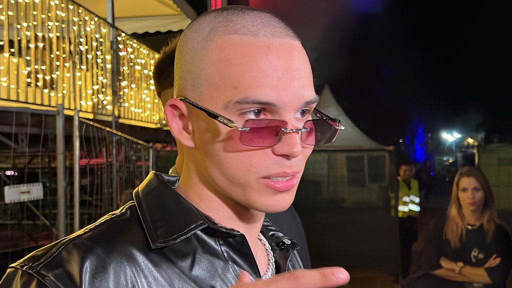 pink.rs | 'TO JE LAŽAN ŽIVOT, NE LOŽITE SE' Vojaž besan kao ris ...