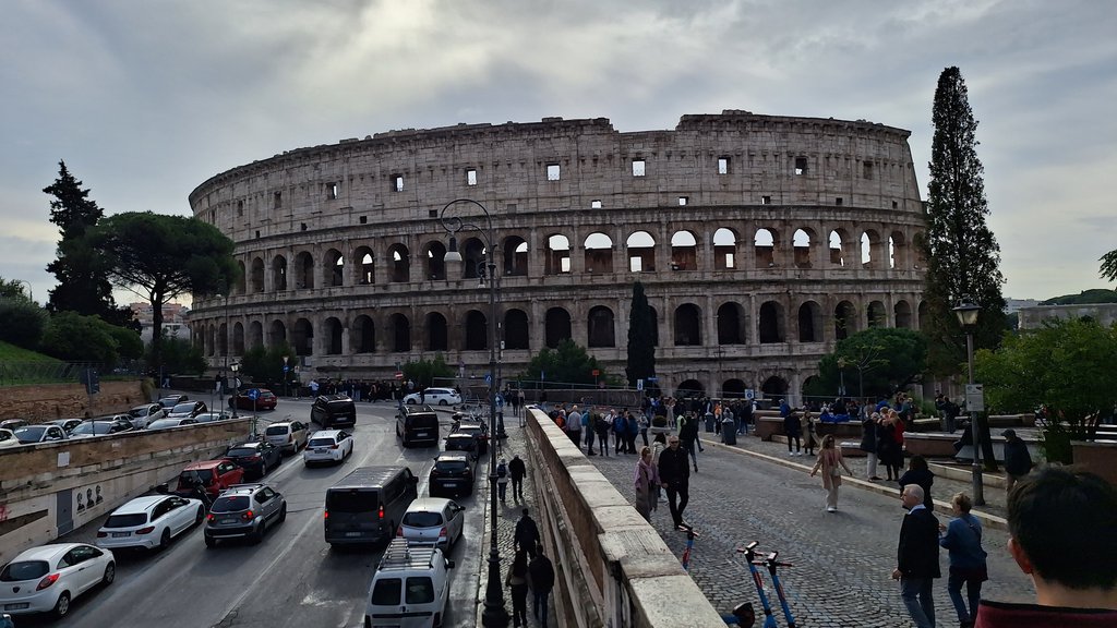 DRASTIČNE IZMENE: Rim ograničio brzinu kretanja vozila u centru grada ...