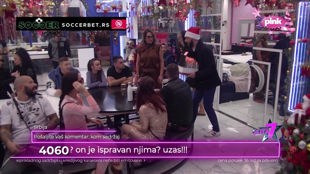 UPRAVO NA PINKU! Darko Tanasijević deli novogodišnje POKLONE ... UPRAVO NA PINKU! Darko Tanasijević deli novogodišnje POKLONE ...
