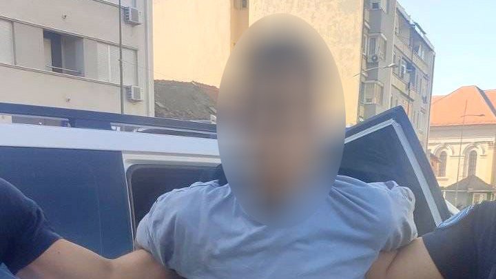 SPEKTAKULARNA AKCIJA POLICIJE U NOVOM SADU: Naoružani mladić PRETIO DA ĆE UBITI BIVŠU DEVOJKU ...