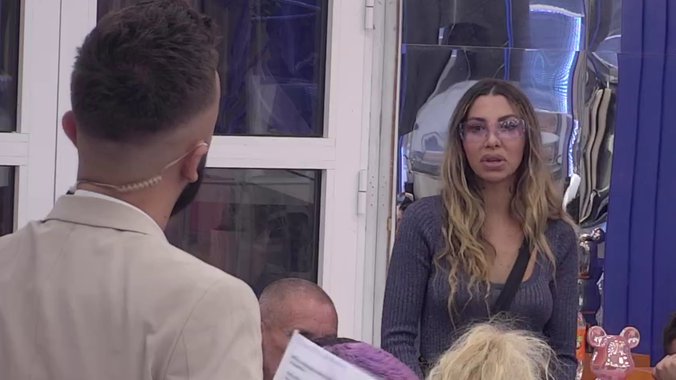 'ZAMISLI DA TE ŠVALERKA PITA ZA BURME?!' Aneli priznala da je očekivala ...