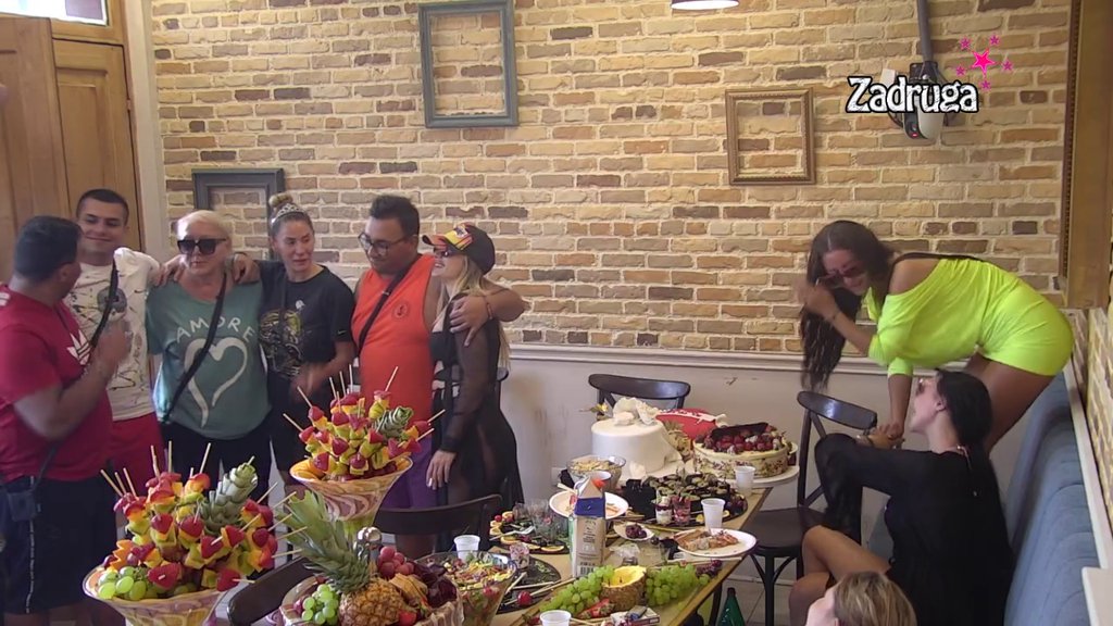 'LEPO JE DOĆ' U SVOJU ČARŠIJU...' Ana Ćurčić prolila gorke suze nakon emotivne balade, emocije ...