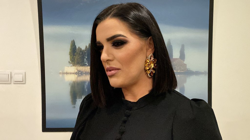 UZNEMIRUJUĆA ISPOVEST BIVŠE UČESNICE ''ZADRUGE''! Pevačica progovorila ... UZNEMIRUJUĆA ISPOVEST BIVŠE UČESNICE ''ZADRUGE''! Pevačica progovorila ...