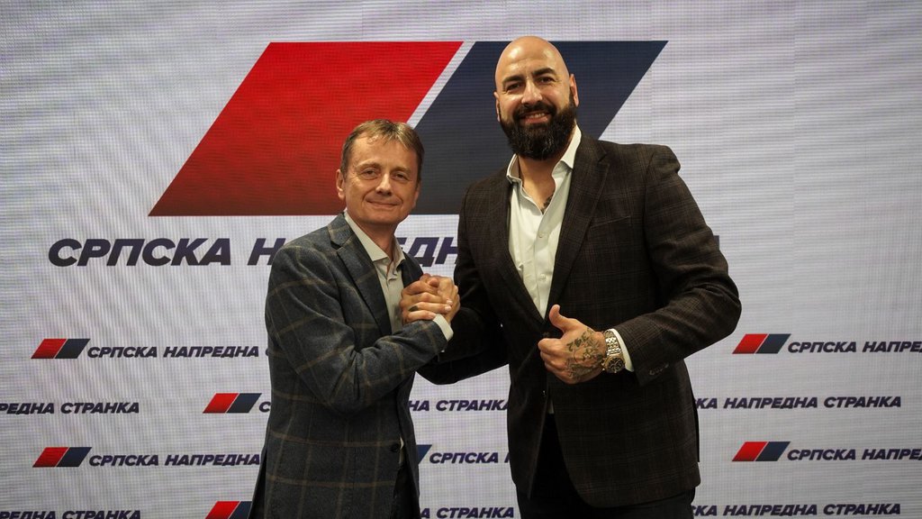 PERO ANTIĆ PODRŽAO SNS: Slavni košarkaš dao potpis listi "Aleksandar Vučić-Srbija ne sme da ...