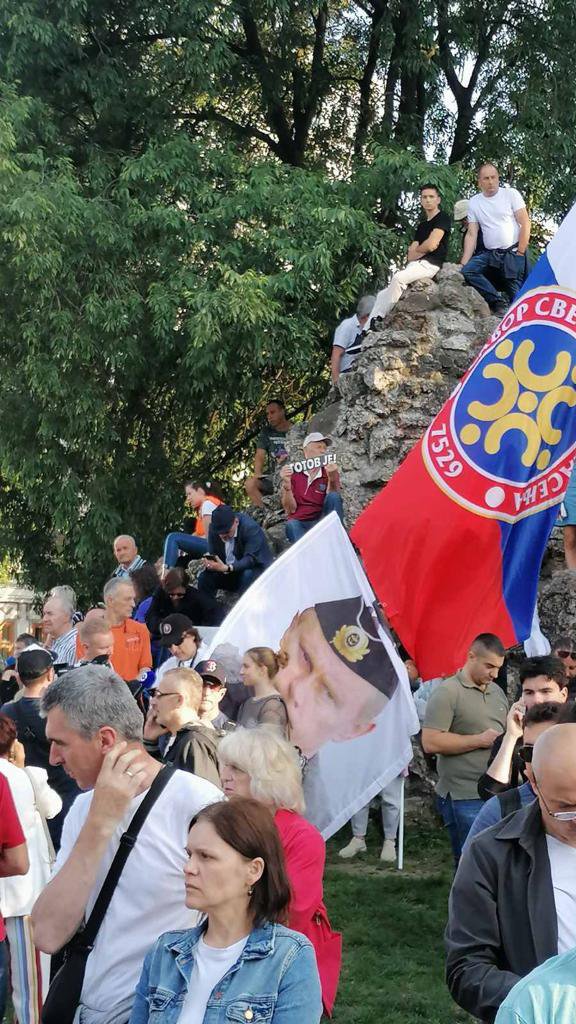 I EKSTREMNA LEVICA SE PRIKLJUČILA POLITIČKIM PROTESTIMA: Evo ko je ...