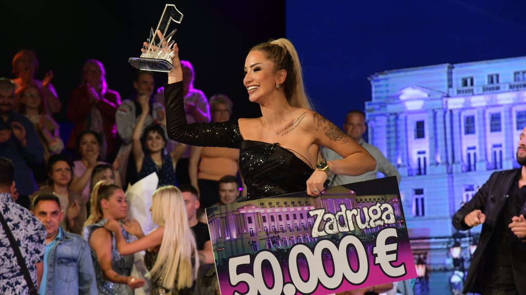 pink.rs | PRVO OGLAŠAVANJE POBEDNICE 'ZADRUGE 6' Aleksandra Nikolić ne dolazi sebi od šoka ...