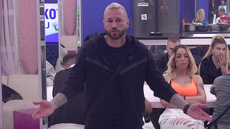 TADA SE PRAVDAO, A ONA SADA NE SME! Ša i dalje stoji pri stavu da Miona ... TADA SE PRAVDAO, A ONA SADA NE SME! Ša i dalje stoji pri stavu da Miona ...