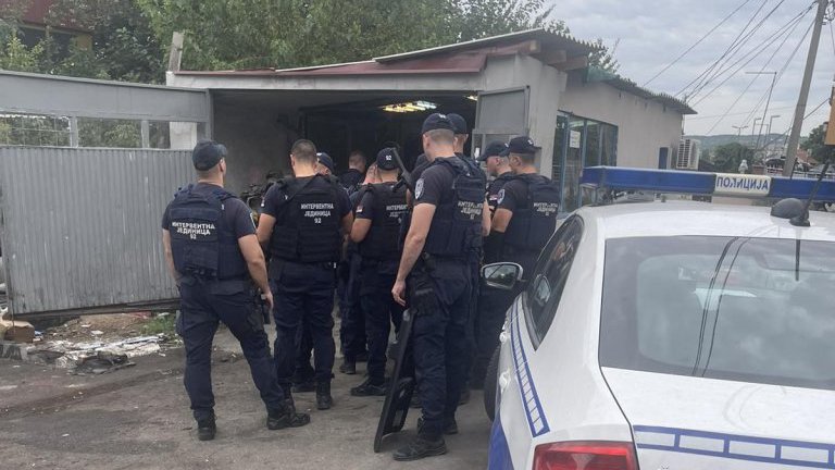 SUPRUGA PREKLINJE OTMIČARA DA OSLOBODI AUTOMEHANIČARA - Ovo su novi detalji velike drame na ...