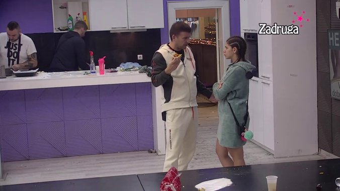 'NE UVIJAJ U CELOFAN!' Milica zadražila od Mikice smernicu kako da se postavi nakon INTIMNOG ...