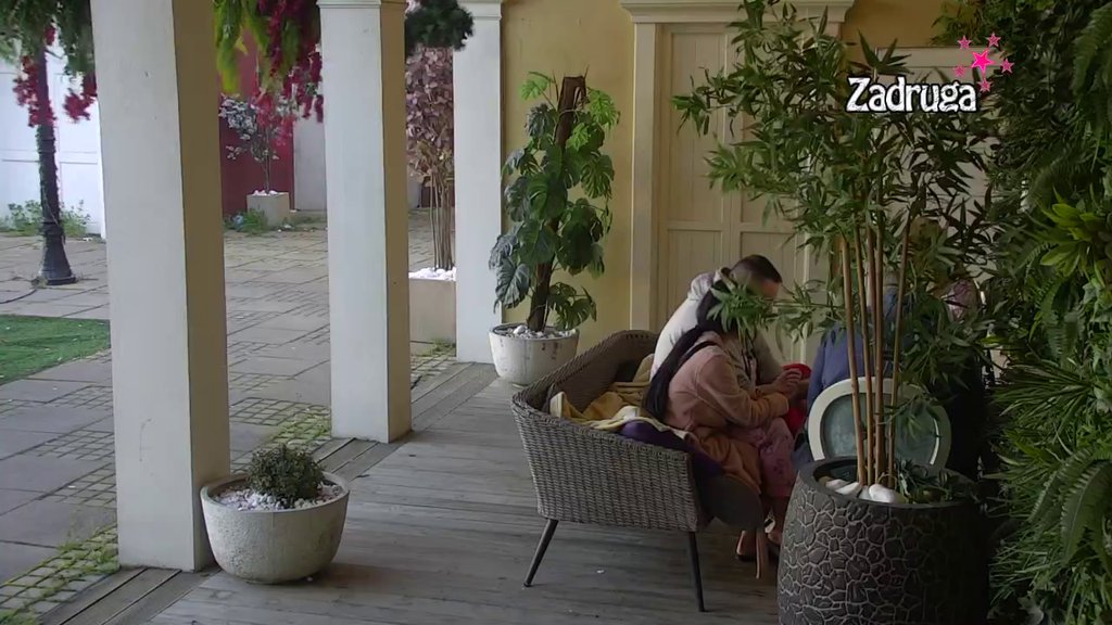 OZBILJNA GOZBA! Maja, Miljana, Car i Zola organizovali ručak, ovako su ...