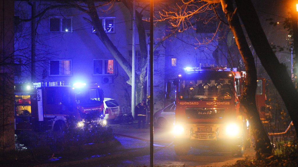 TRAGEDIJA U OSTRUŽNICI: Gori kuća, muškarac nastradao u požaru | pink.rs