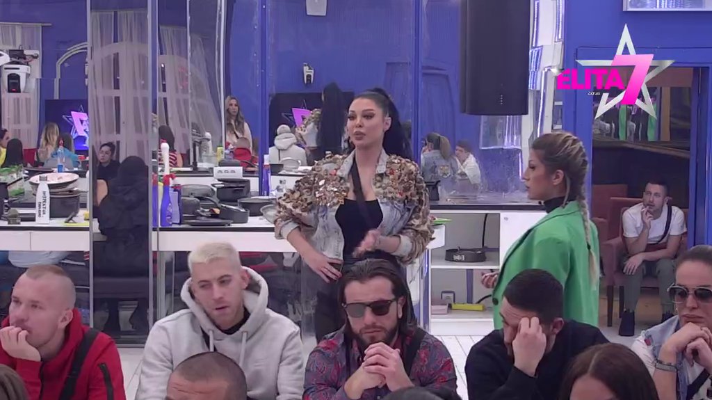 'IMA UROKLJIVE OČI, SMEJE SE KAO VEŠTICA!' Maja i Jovana optužile Aneli ...