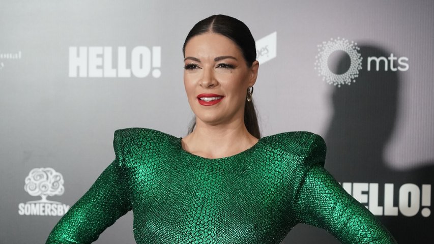 OVA LEPOTICA JE SESTRA SANJE KUŽET! Različite su po MNOGO ČEMU, a ovako ...