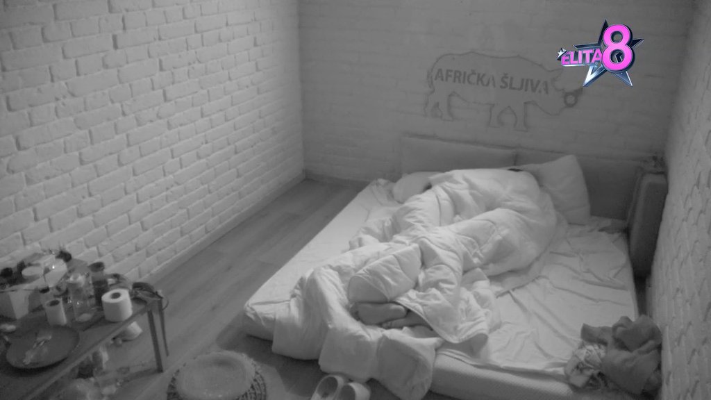 Erupcija strasti: Ena i Peja se zaneli u izolaciji, ne mogu da se odupru jedno drugom! (VIDEO ...