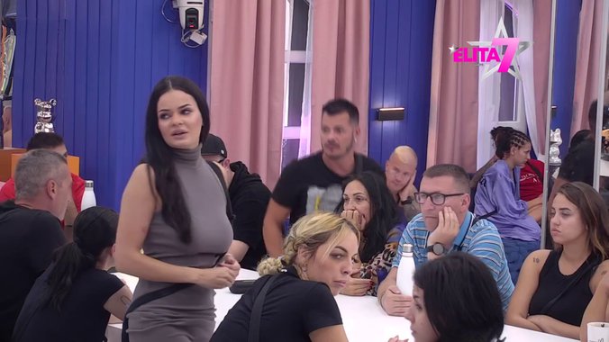 JANJUŠEVE BOGINJE PRSA U PRSA! Jovana odbija da ostavi Aneli na miru ...