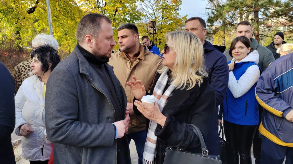 Kandidat SNS- a Aleksandar Mirković razgovarao sa građanima Rakovice ...