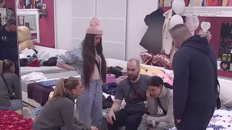 HELGA SE VRATILA! Zvezdan pokušao da ublaži Anitinu tugu zbog deteta ...