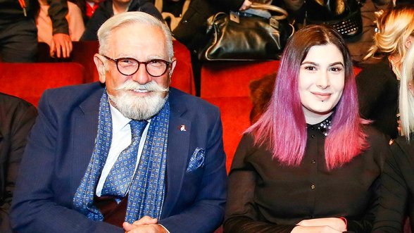 pink.rs | PORODILA SE SRPSKA PEVAČICA! Željko Samardžić postao deda ...