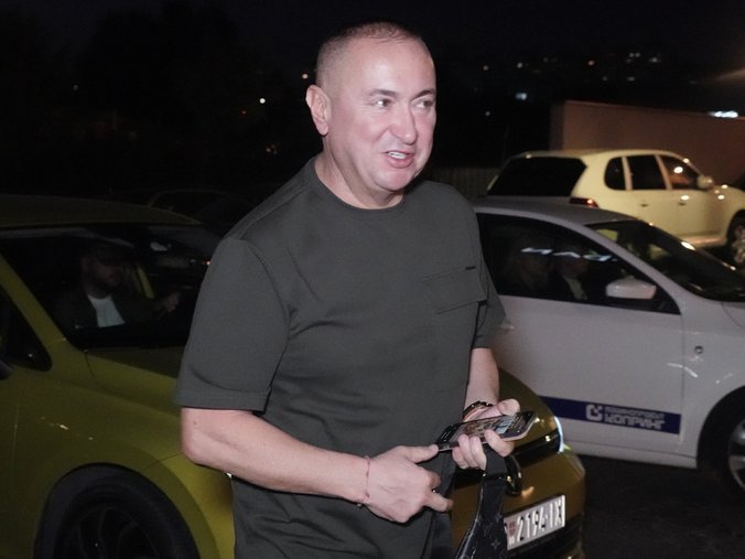 'BABA DAJE DAROVE, A JA PARE' Đani slavi rođenje unuke Nike! Pocepao ...
