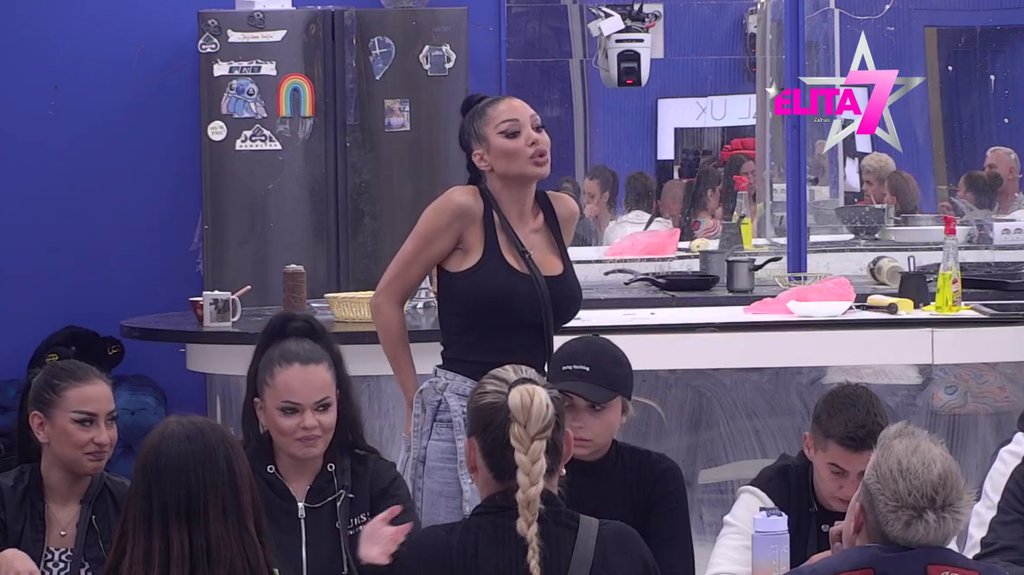 Želi da je napadaju, klasičan sindrom žrtve: Maja i Aneli ponovo na ratnoj nozi, ne žele da ...