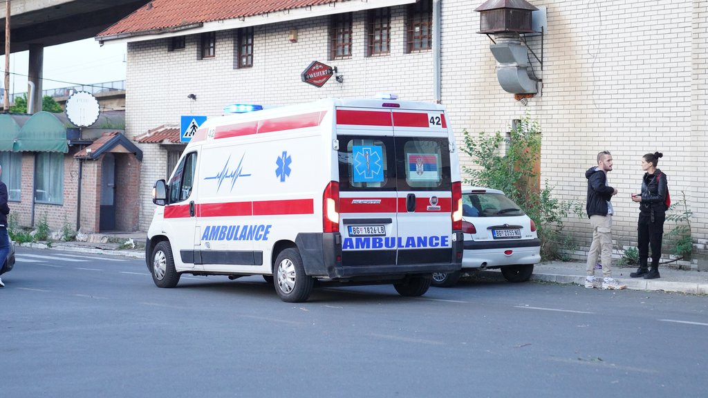 pink.rs | JEZIVA NESREĆA U BORČI: Dečak pao sa drugog sprata, zadobio povrede glave!