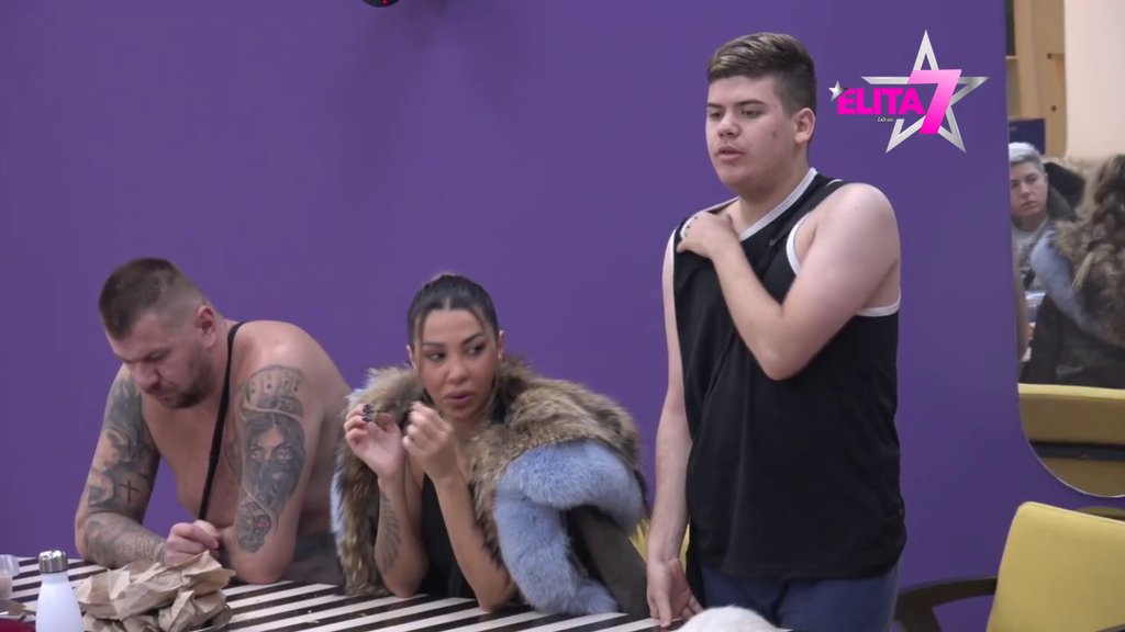 SAGLASNI U ODLUCI! Odabrani nikad lakše NOMINOVALI osobu kojoj ...