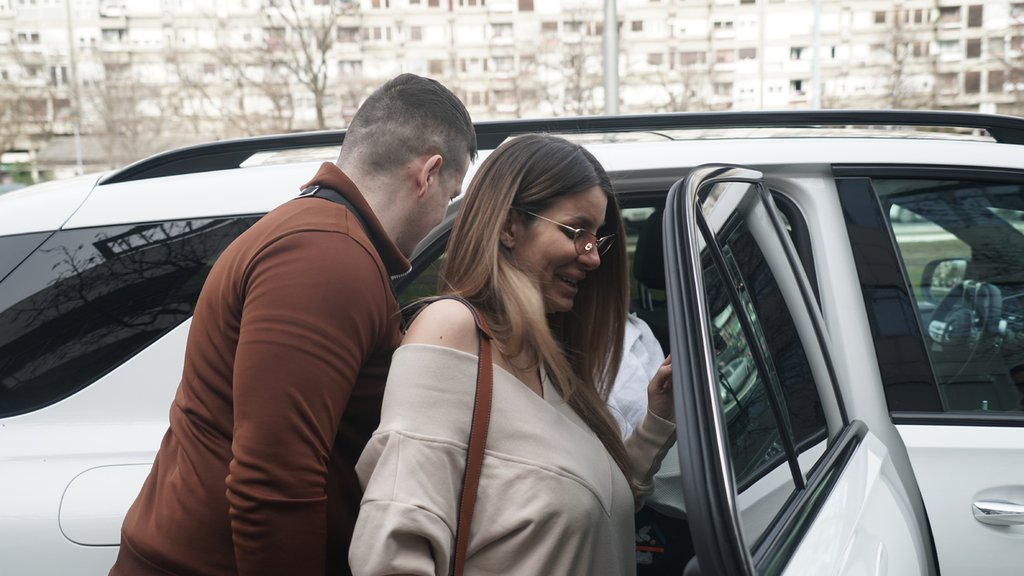 HIT! SLOBINA ŽENA OTKRILA KAKO GA ZOVU NJENI SINOVI - Živi sa četiri ... HIT! SLOBINA ŽENA OTKRILA KAKO GA ZOVU NJENI SINOVI - Živi sa četiri ...