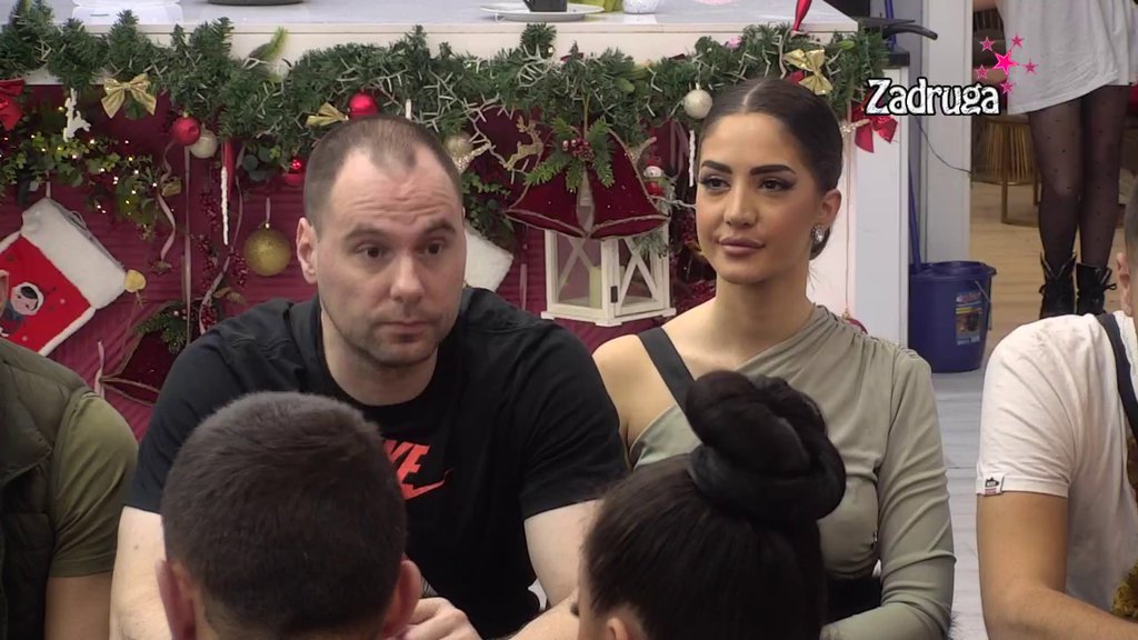 RAZAPELI IH! Anđela na stubu srama zbog VRELE AKCIJE sa Zvezdanom! Marija je uporedila sa Aleks ...