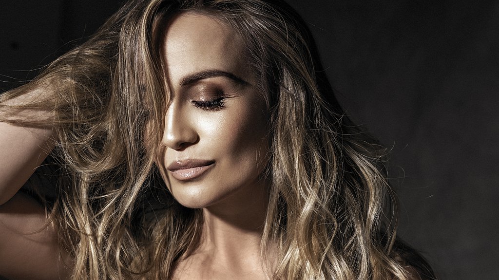 POSLE DEVET GODINA OBJAVILA NOVI ALBUM! Jelena Tomašević će na ovaj ...