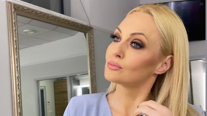 Kako je ovo moguće? Voditeljka Pinka se u 47. godini skinula u bikini: Nerealno kako dobro ...