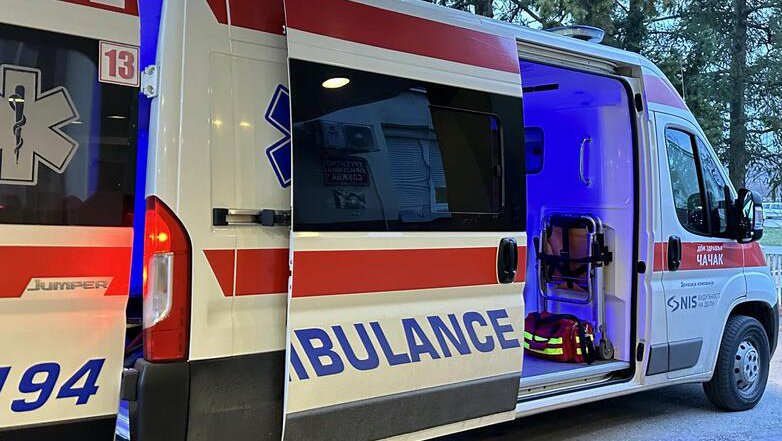 Automobilom pokosio dete (2): Teška saobraćajna nesreća u Kragujevcu, mališan hitno prevezen u ...