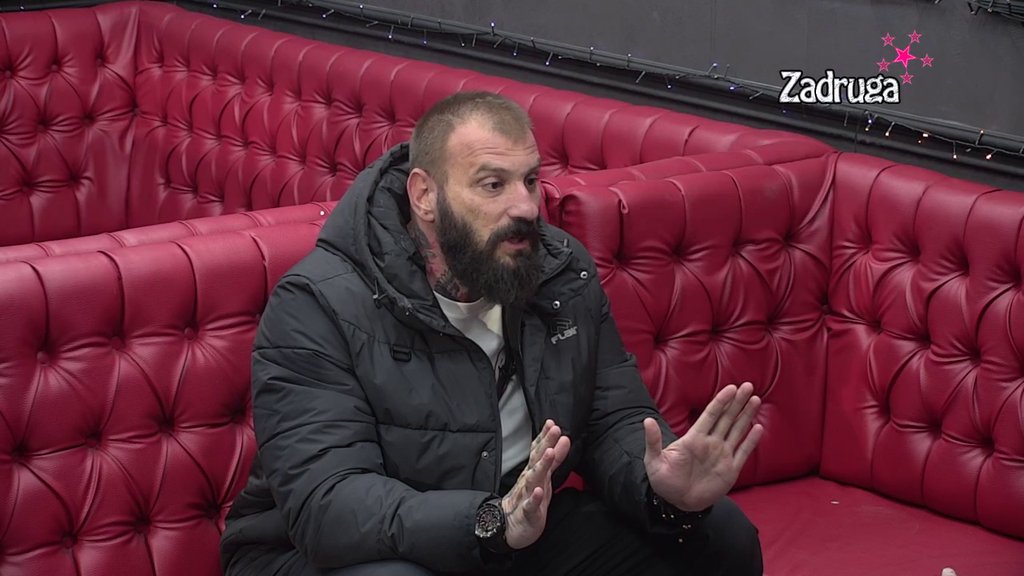 IMAM LUDU KOD KUĆE, NE TREBA MI DRUGA: Oženjeni Emil povukao KOČNICU sa ...