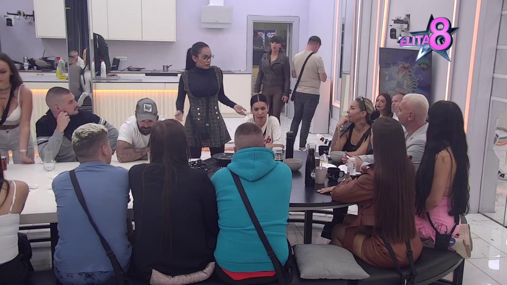 Poruka za Janjuša iz Elite: Sandra saznala da je bacio oko na nju, Aneli odmah reagovala! (VIDEO ...