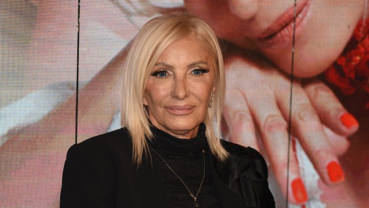 Hit ponuda! Cakanu dobila poziv da peva na razvodu, evo šta ju je sačekalo na nastupu | pink.rs