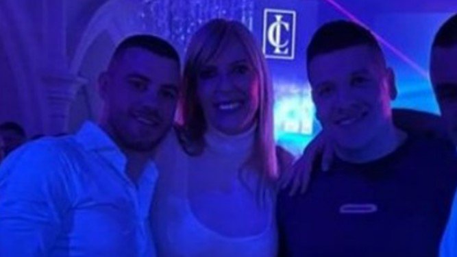 Najpoznatija članica "Pink Pantera" uživala uz Slobu Radanovića! Olja ...