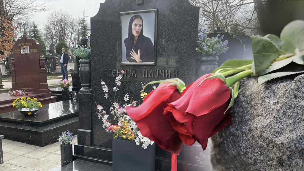 OTKRIVENA TAJNA CRVENIH RUŽA! Jedan muškarac, svake godine, na današnji dan dolazi na Ksenijin ...