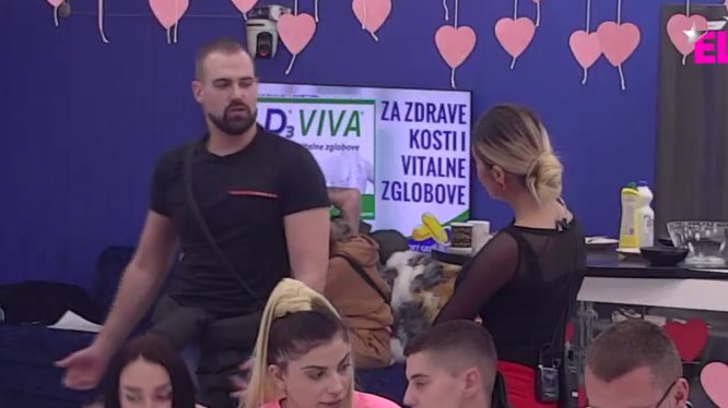 NIJE OVO OČEKIVAO?! Uroša MATIRALI cimeri zbog UBEĐENJA da je Jovana imala intimne odnose sa ...
