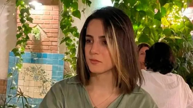 IZDRŽALA 74 UDARCA BIČEM JER NIJE HTELA DA STAVI MARAMU Uznemirujuća ispovest devojke iz Irana ...