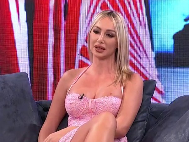 STARLETA PROLAZI KROZ PAKAO! Maca Diskrecija ubacila 800 kubika silikona u zadnjicu: U bolovima ...