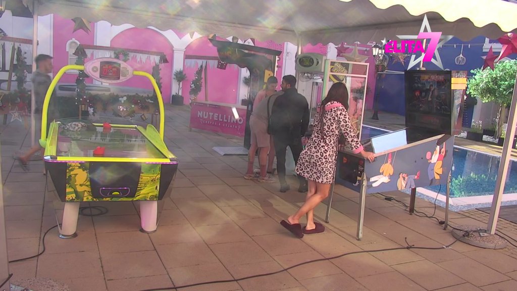 RADUJU SE KAO MALA DECA! Učesnici Elite se ODUŠEVILI kada su videli ...